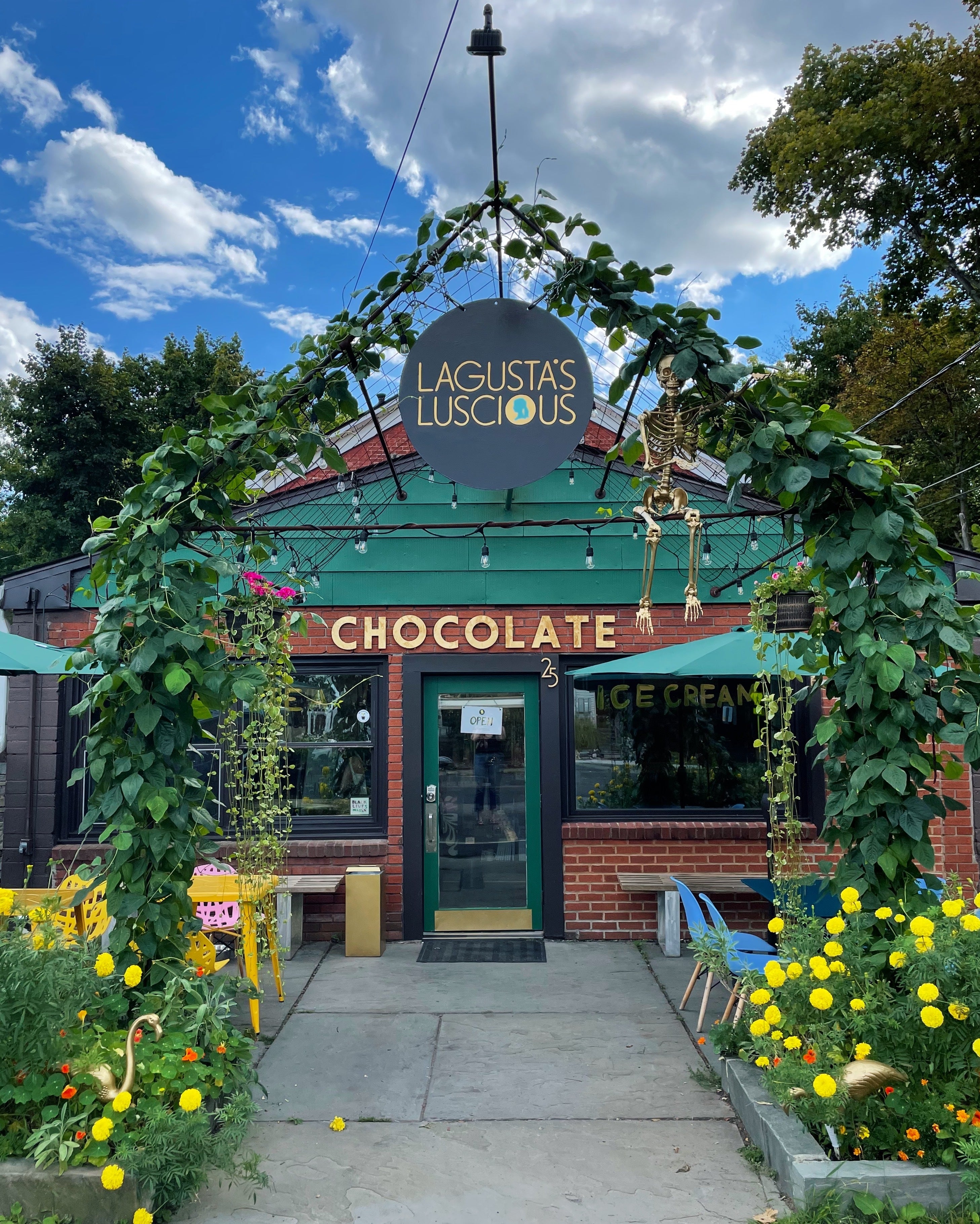 About Us – Lagusta's Luscious